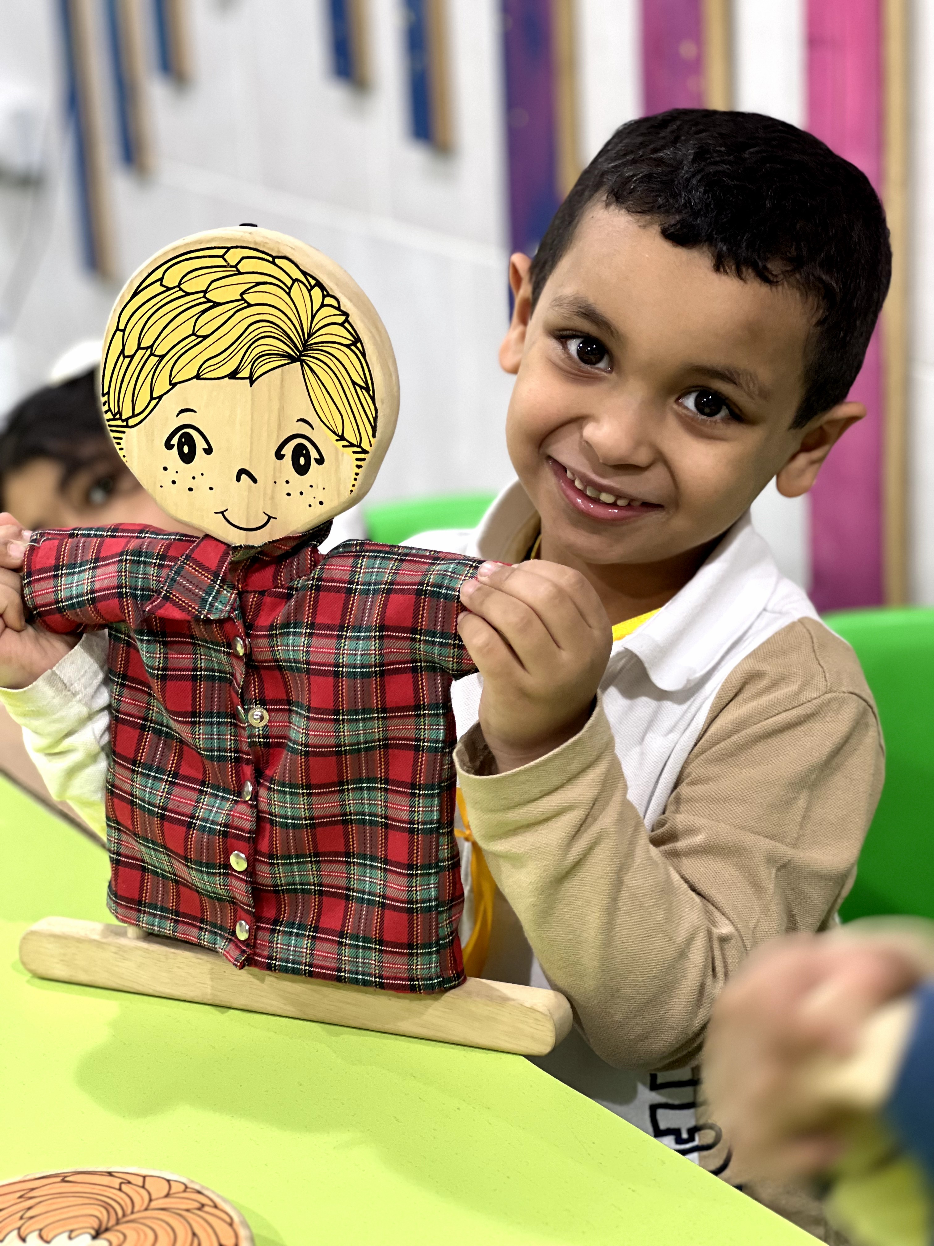 Ghars Bilingual School